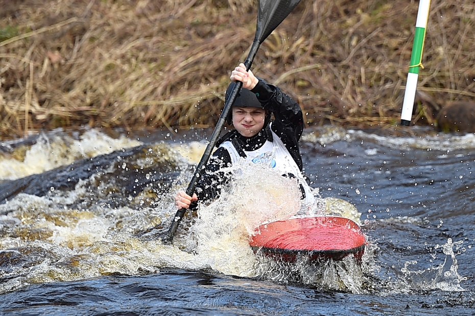 SK "Atvars" airētāji atklājuši airēšanas slaloma sacensību sezonu ...
